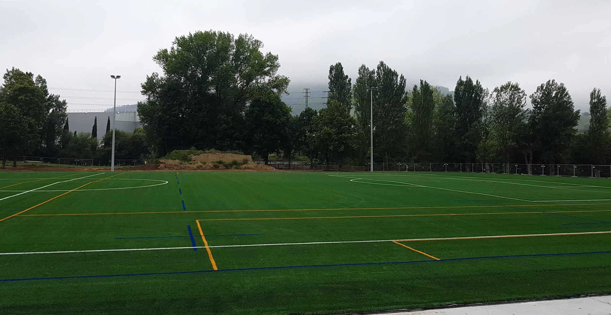 Amurrio cambia arena y hierba por césped artificial de Mondo para su ...