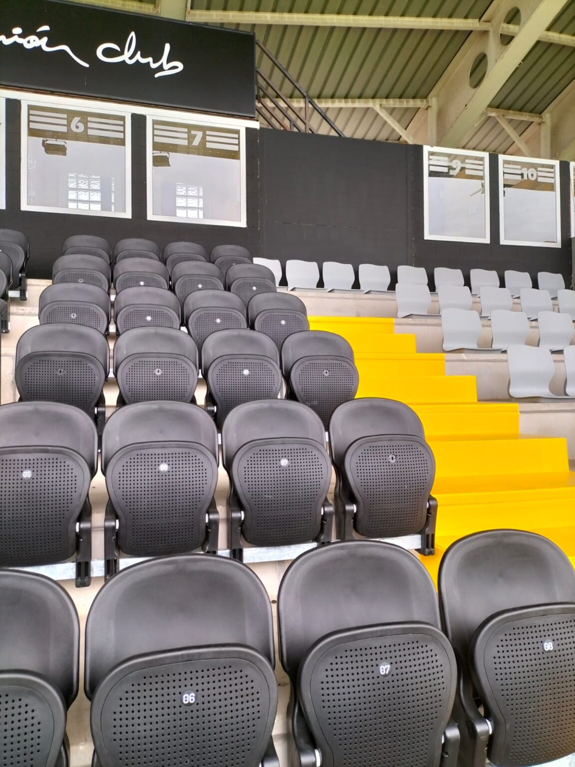 El Stadium Gal de Irún queda ‘asentado’ con el confort de Mondoseat 6 y ...